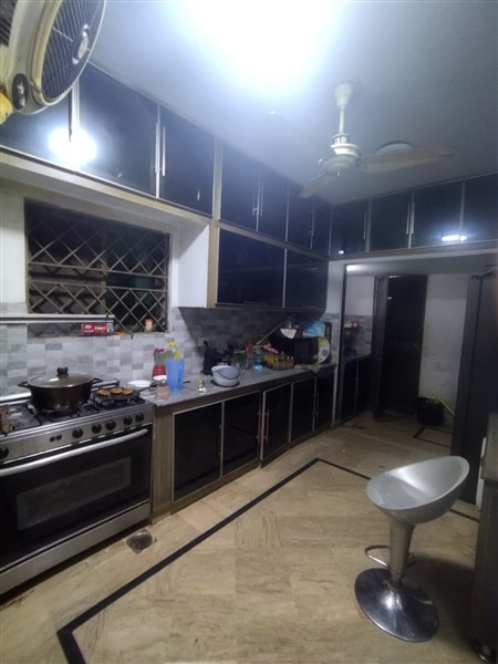 DHA Phase 3 Z Block 10 Marla House For sale