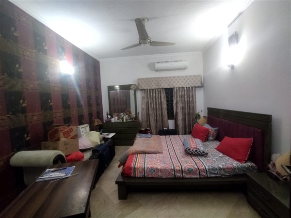 DHA Phase 3 Z Block 10 Marla House For sale